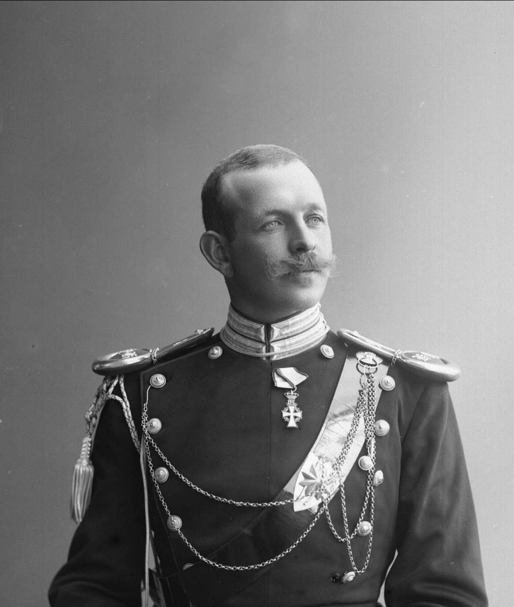 Portrett, Jens Jacob Jensen (1863-1919) i uniform som rittmester ...