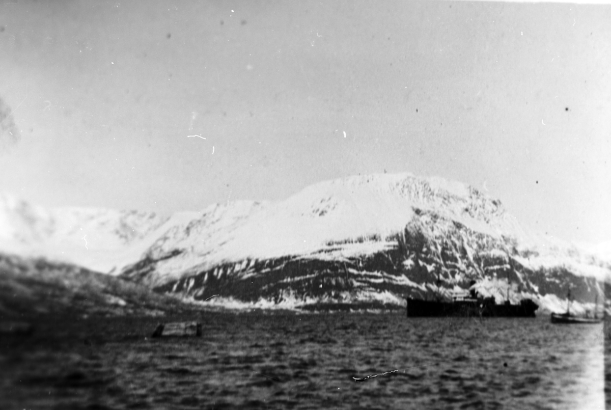 Krigsskip - Nord-Troms Museum / DigitaltMuseum