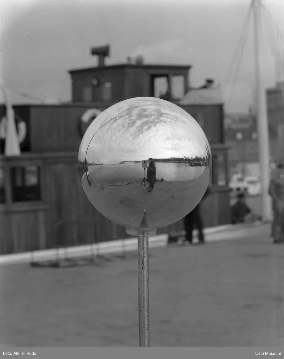 speilkule, speiling, mann, fotograf, fotoapparat, stativ - Oslo Museum ...