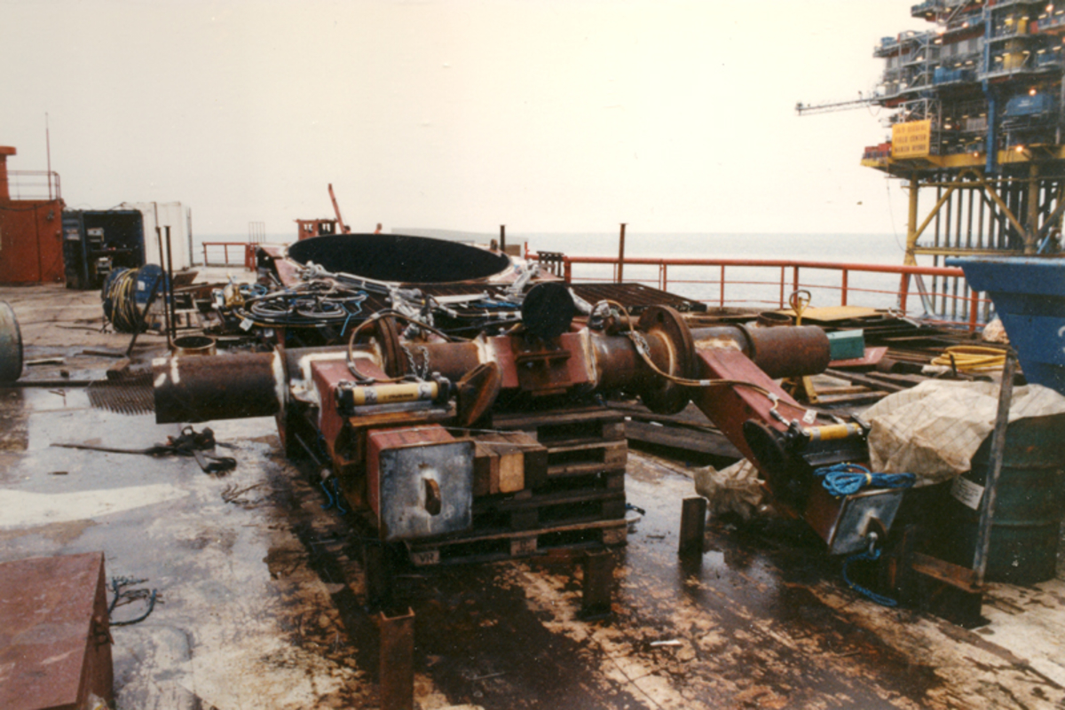 "Safe Regalia". Dykkerne skulle reparere skadene som ble påført Oseberg ...