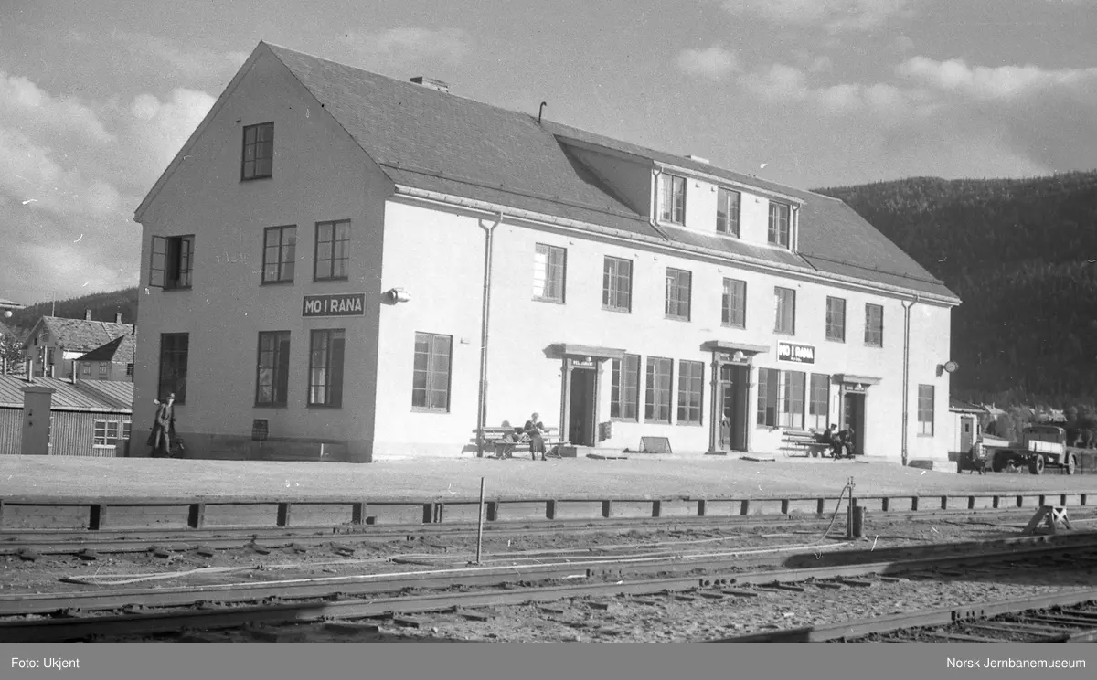 Mo i Rana stasjonsbygning - Norsk jernbanemuseum / DigitaltMuseum