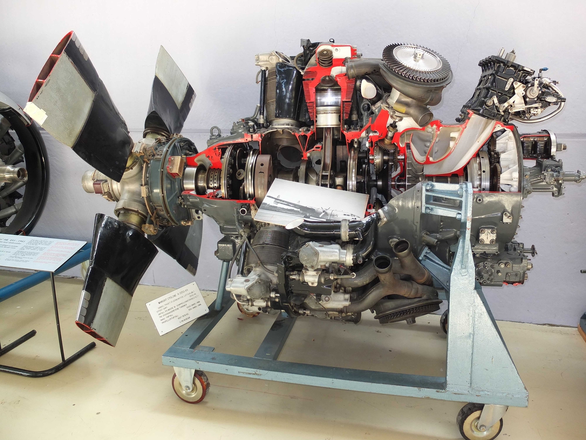 Flymotor - Forsvarets museer / DigitaltMuseum