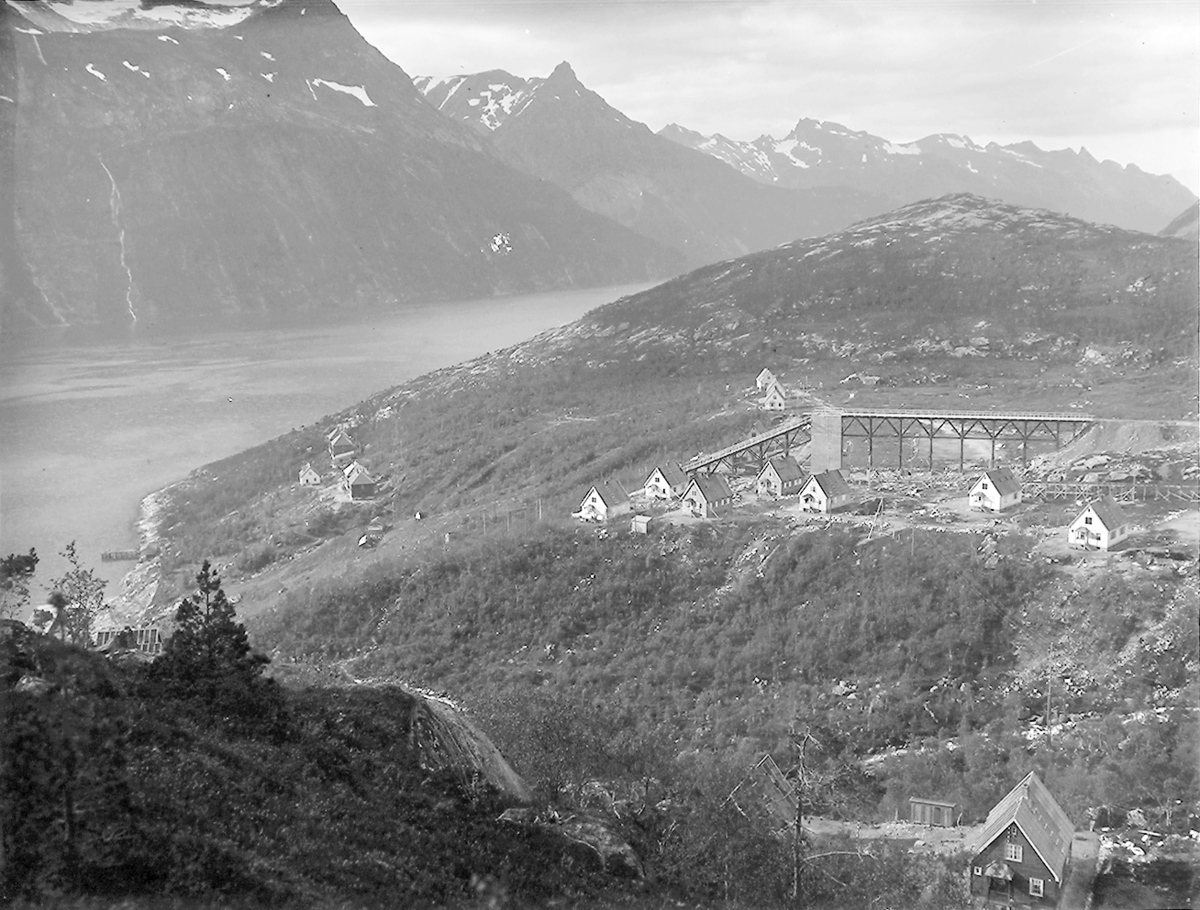 Haugvika og Glomen i Glomfjord under anleggsarbeidet. - Nordlandsmuseet ...