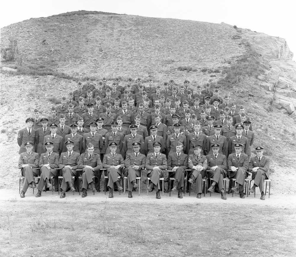 Gruppebilde av 331 skvadron, Bodø flystasjon. - Norsk Luftfartsmuseum ...