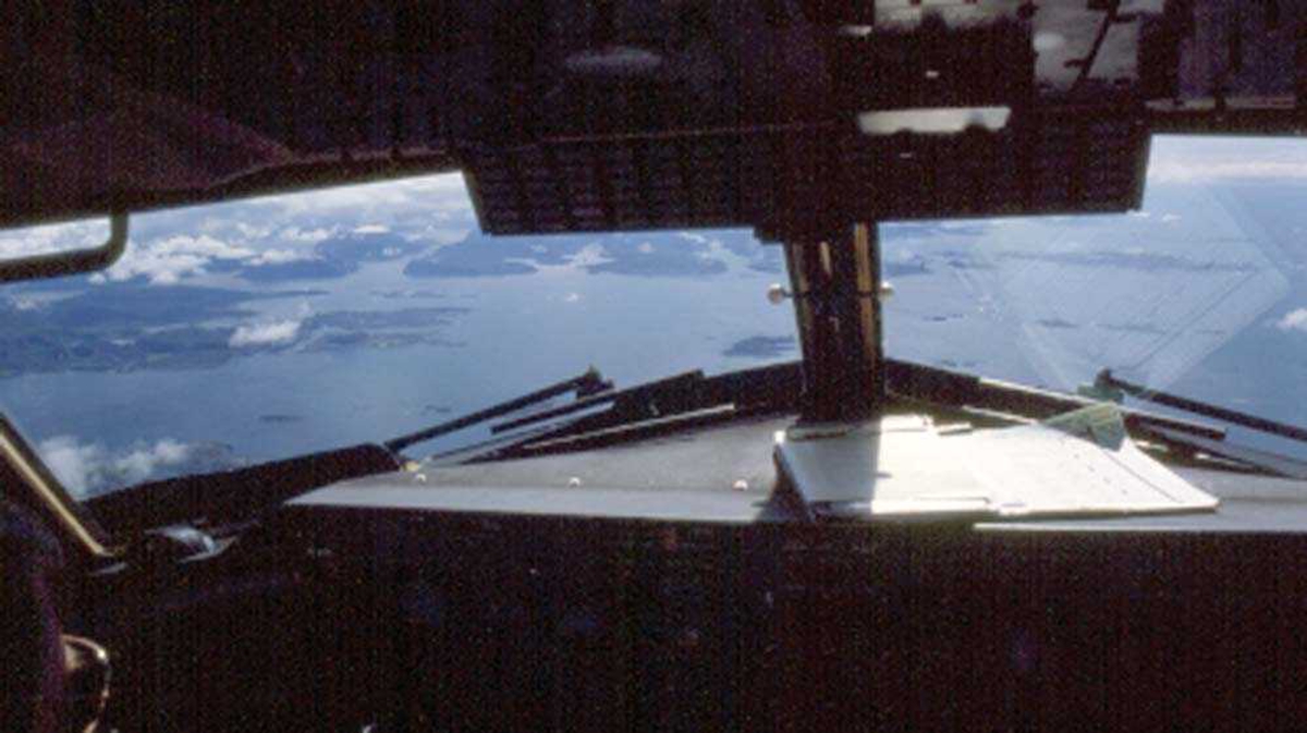 Cockpit. Ett fly, DHC-7-311 DASH7 fra Widerøe. - Norsk Luftfartsmuseum ...