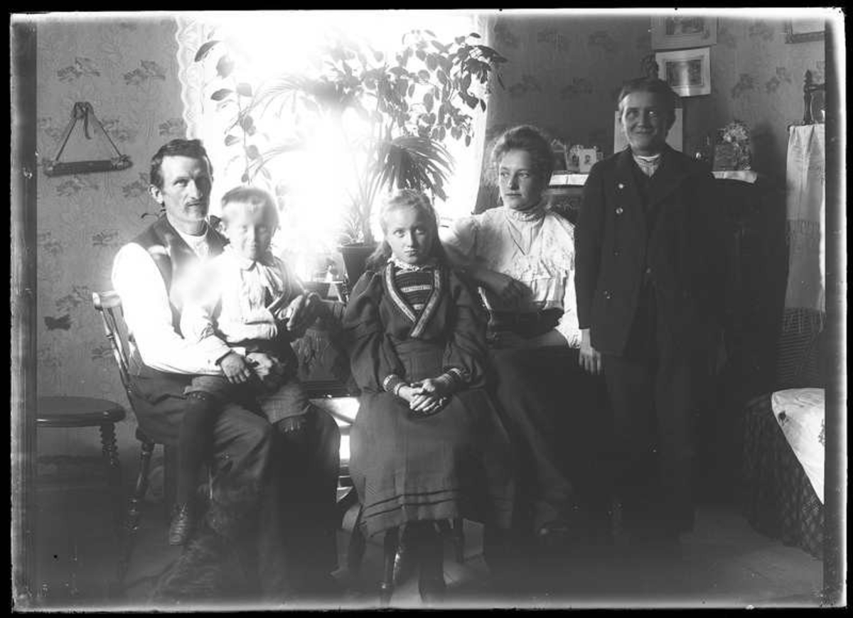 Familjen Ryberg ca 1910. Handelsman Anders Gustaf (Andersson) Ryberg ...