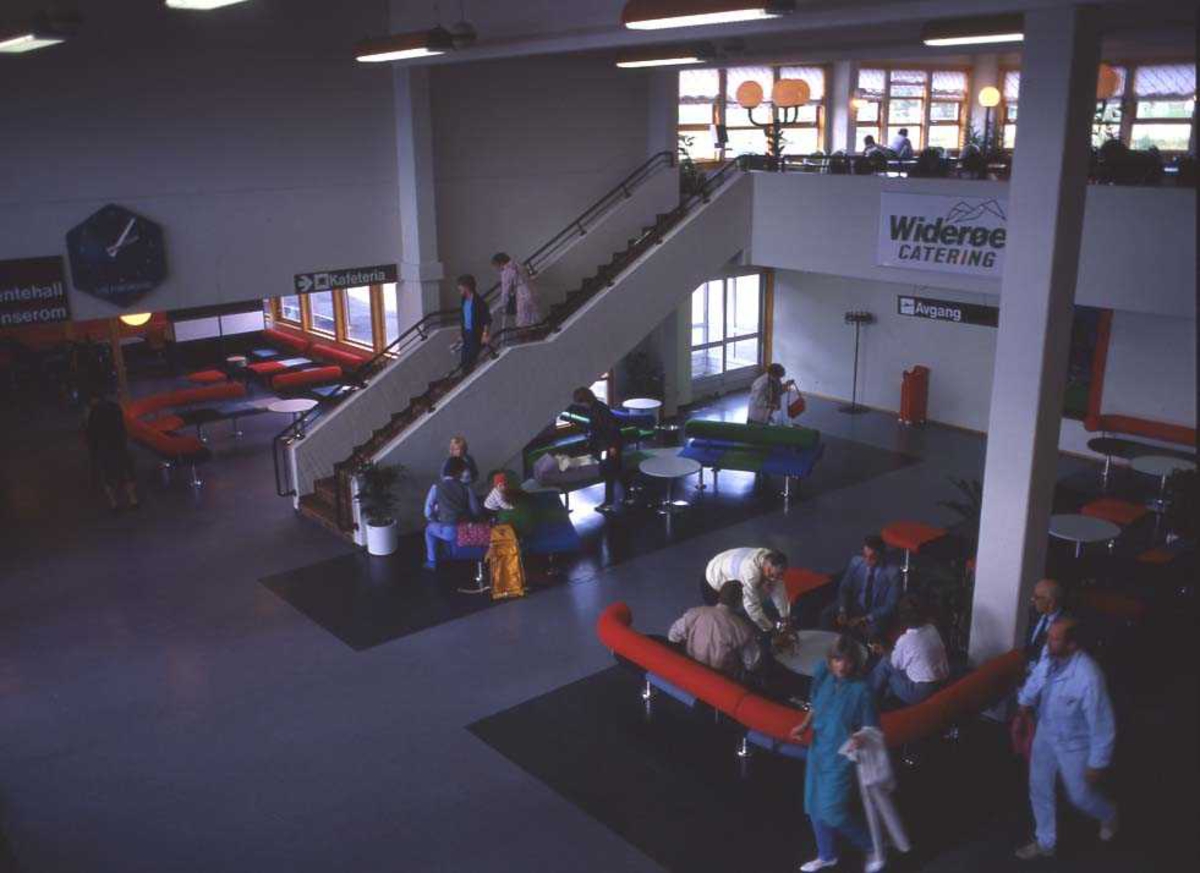 Lufthavn/Flyplass. Stokmarknes/Skagen. Interiørbilde fra flyterminalen ...