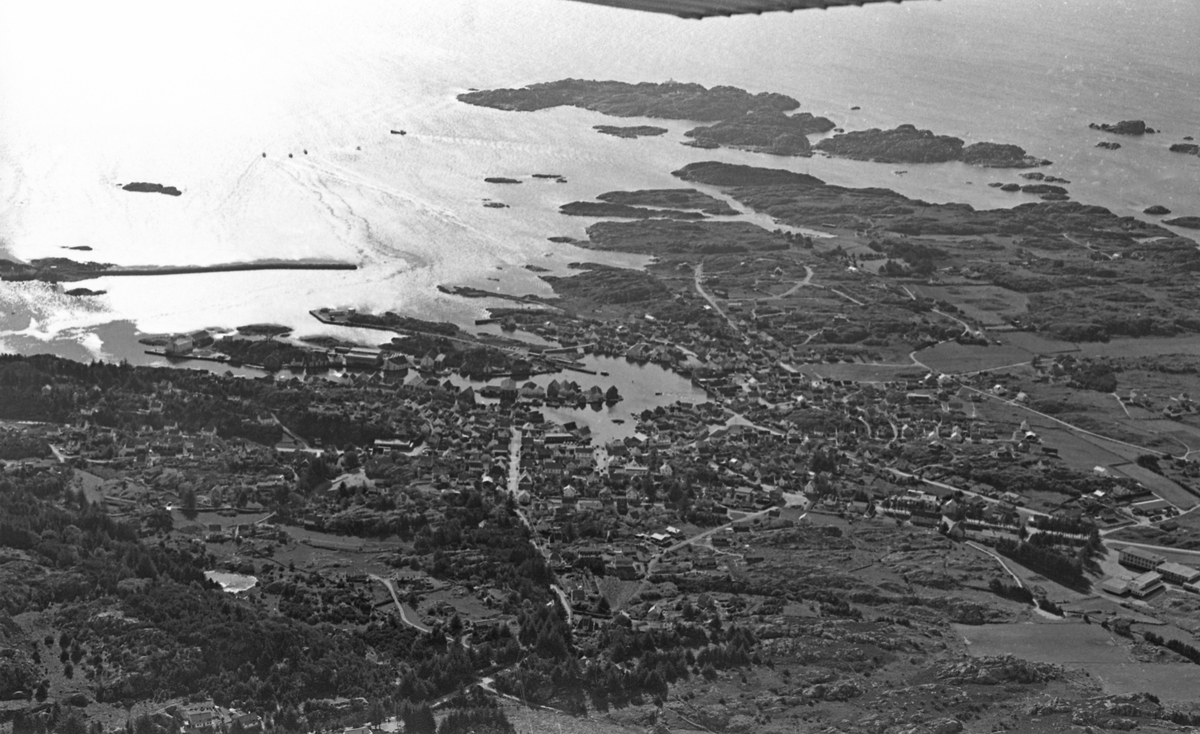 Flyfoto - Skudeneshavn - Haugalandmuseet / DigitaltMuseum