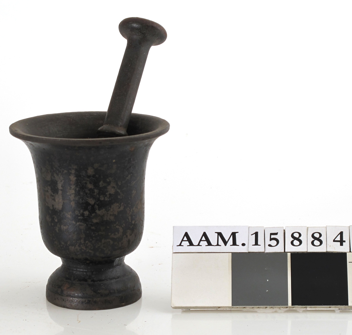 Morter med støter - Aust-Agder museum og arkiv – KUBEN / DigitaltMuseum