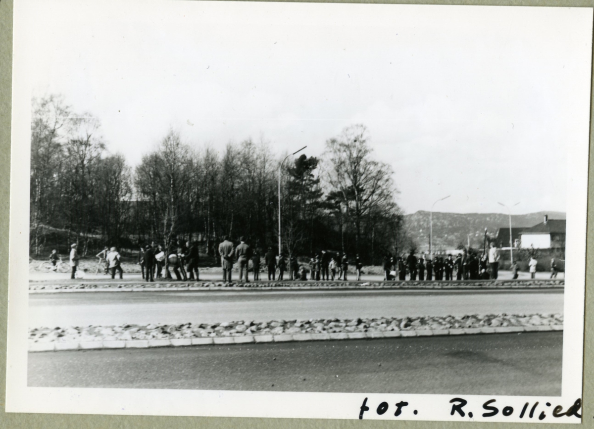 Wesselengens buekorps samler sig ved Handelshøiskolen - Gamle Bergen ...