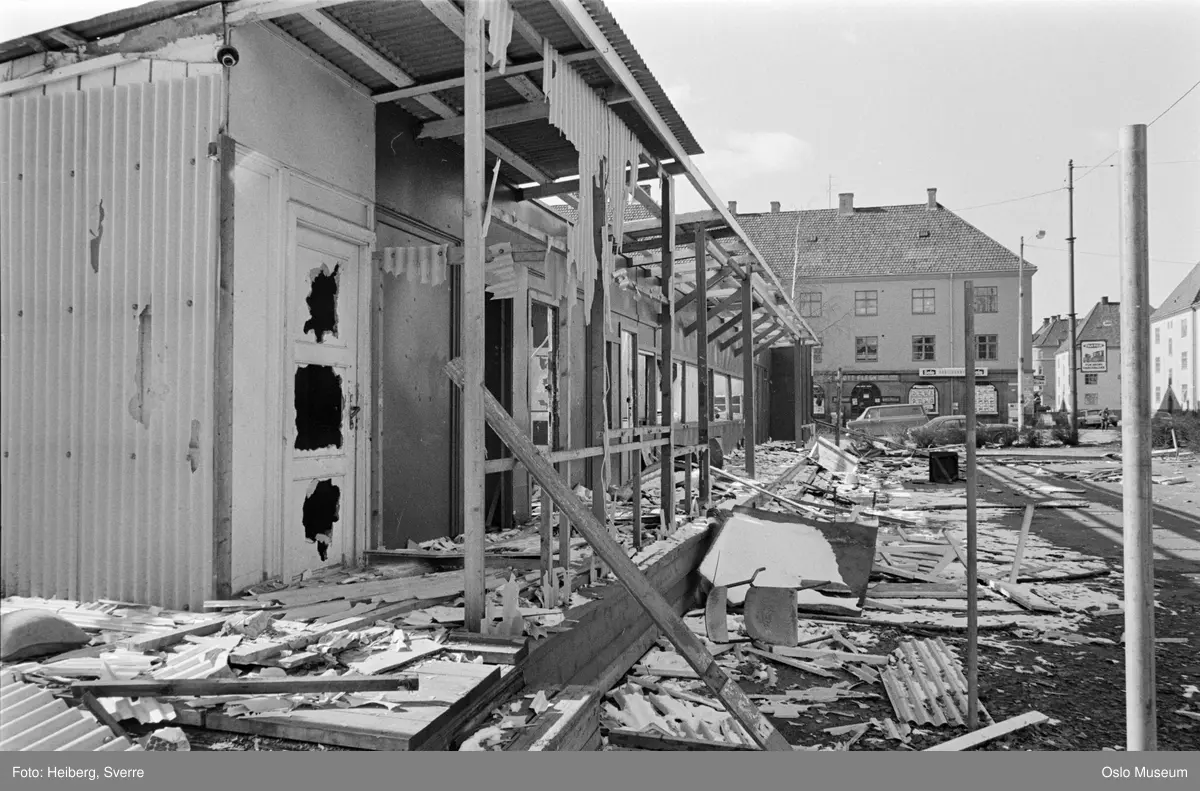 Riving av brakke i Hegermanns gate ved Torshovparken. - Oslo Museum ...