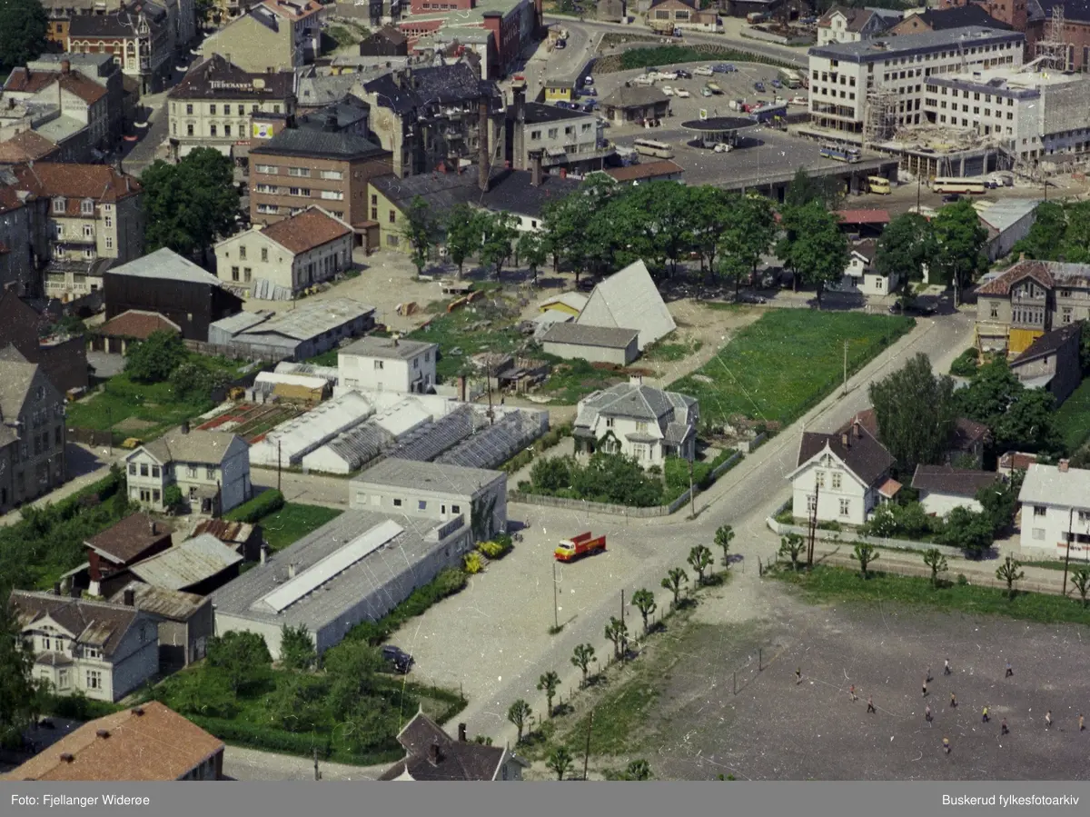 Flybilde Kongensgate, Hønefoss sentrum, samfunnhuset - Buskerud ...
