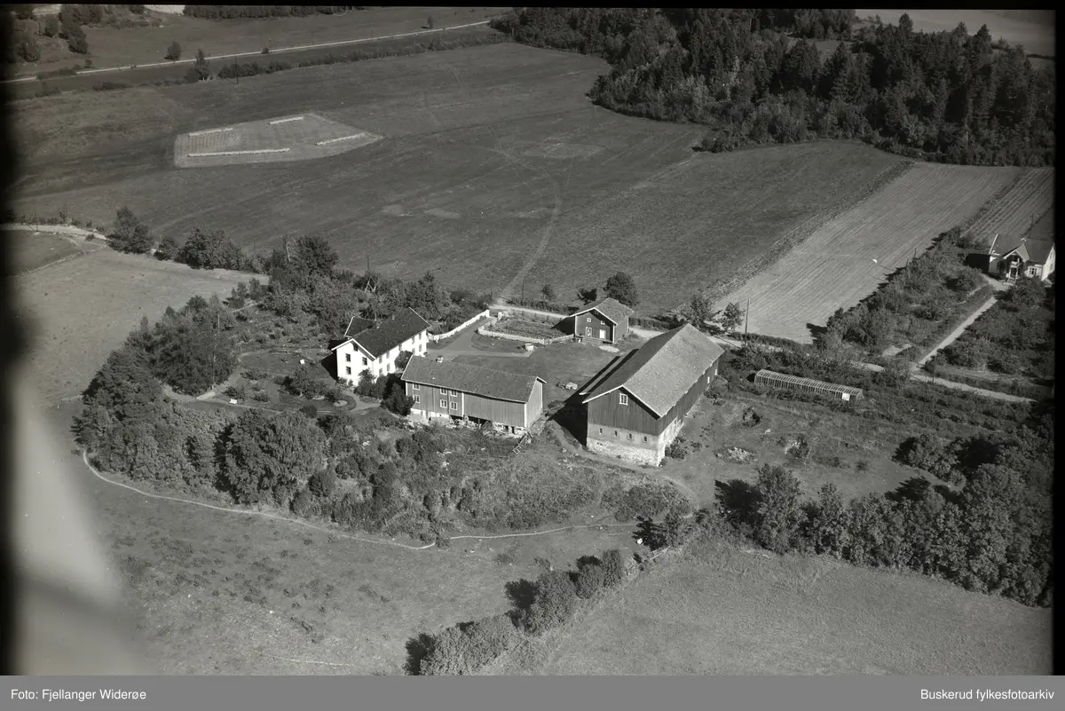 Nordre Frok gård på Norderhov. - Buskerud fylkesfotoarkiv / DigitaltMuseum
