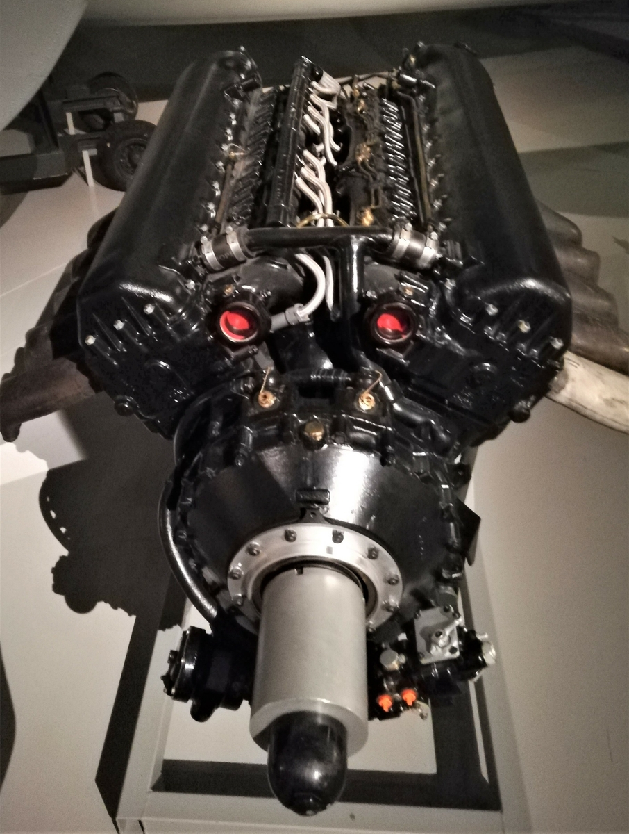 Flymotor - Forsvarets museer / DigitaltMuseum