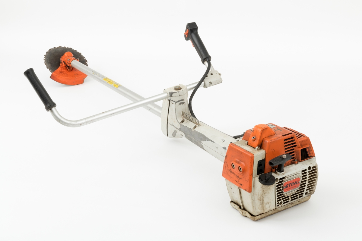 Motorsag - Anno Norsk skogmuseum / DigitaltMuseum