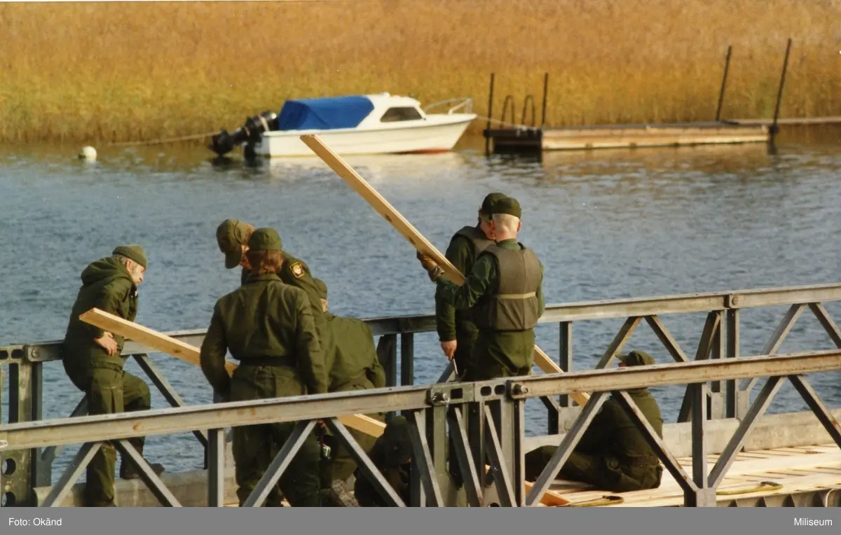Armens fältarbetsskola, bygger balkbro 2 (BB 2). Ing 2. - Miliseum ...