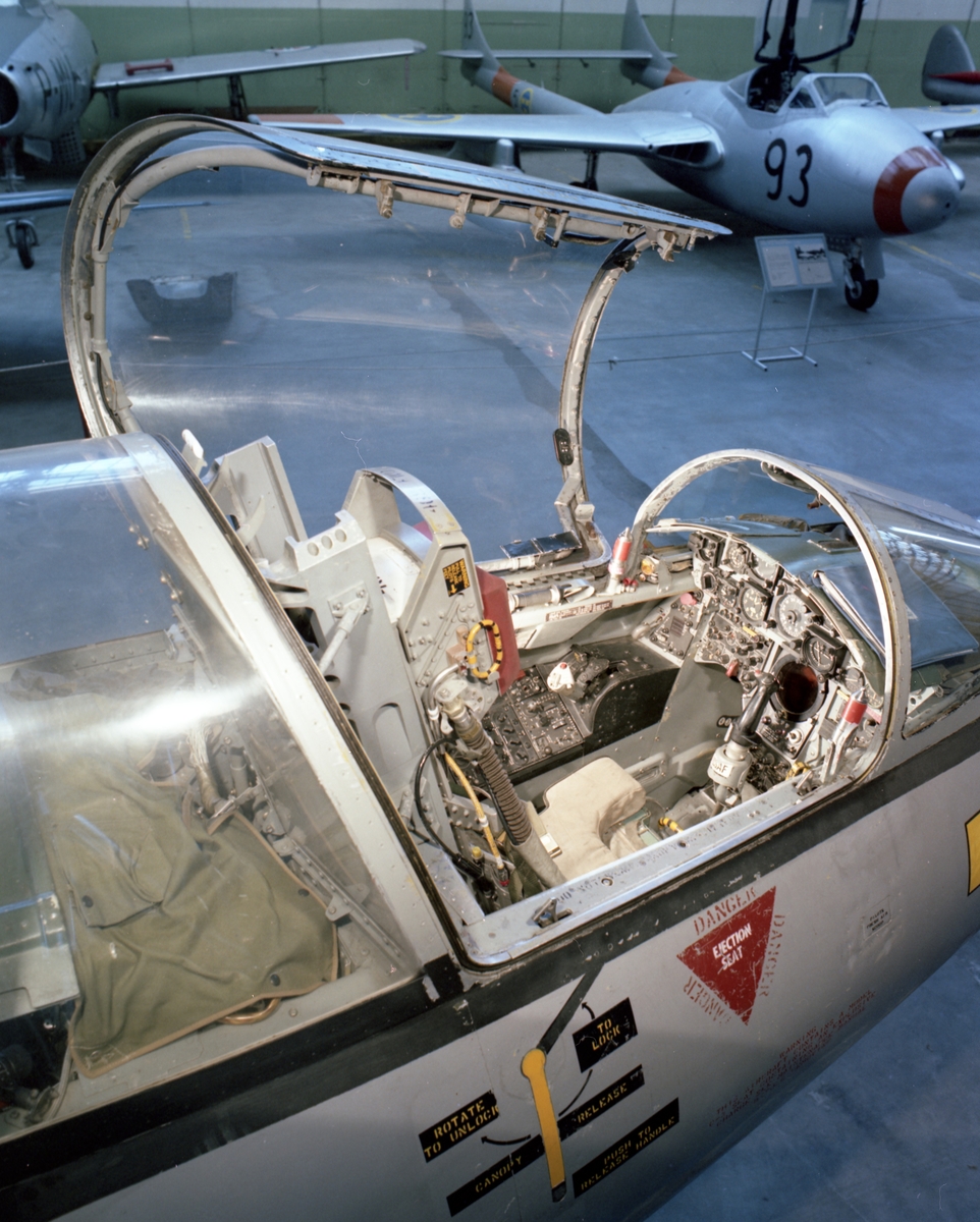 Cockpit Lockheed TF-104G Starfighter. - Forsvarets museer / DigitaltMuseum