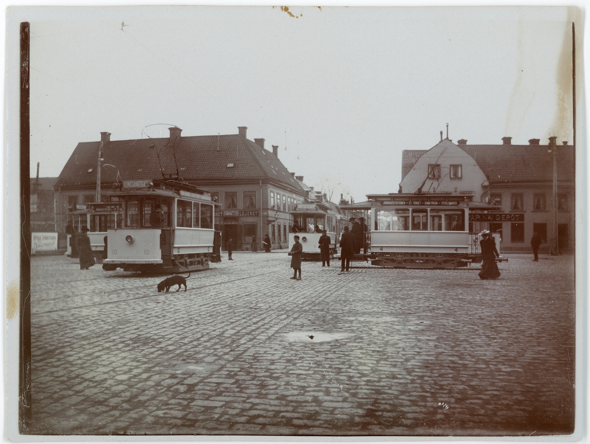 Stora Torget med spårvagnar, Uppsala - Upplandsmuseet / DigitaltMuseum