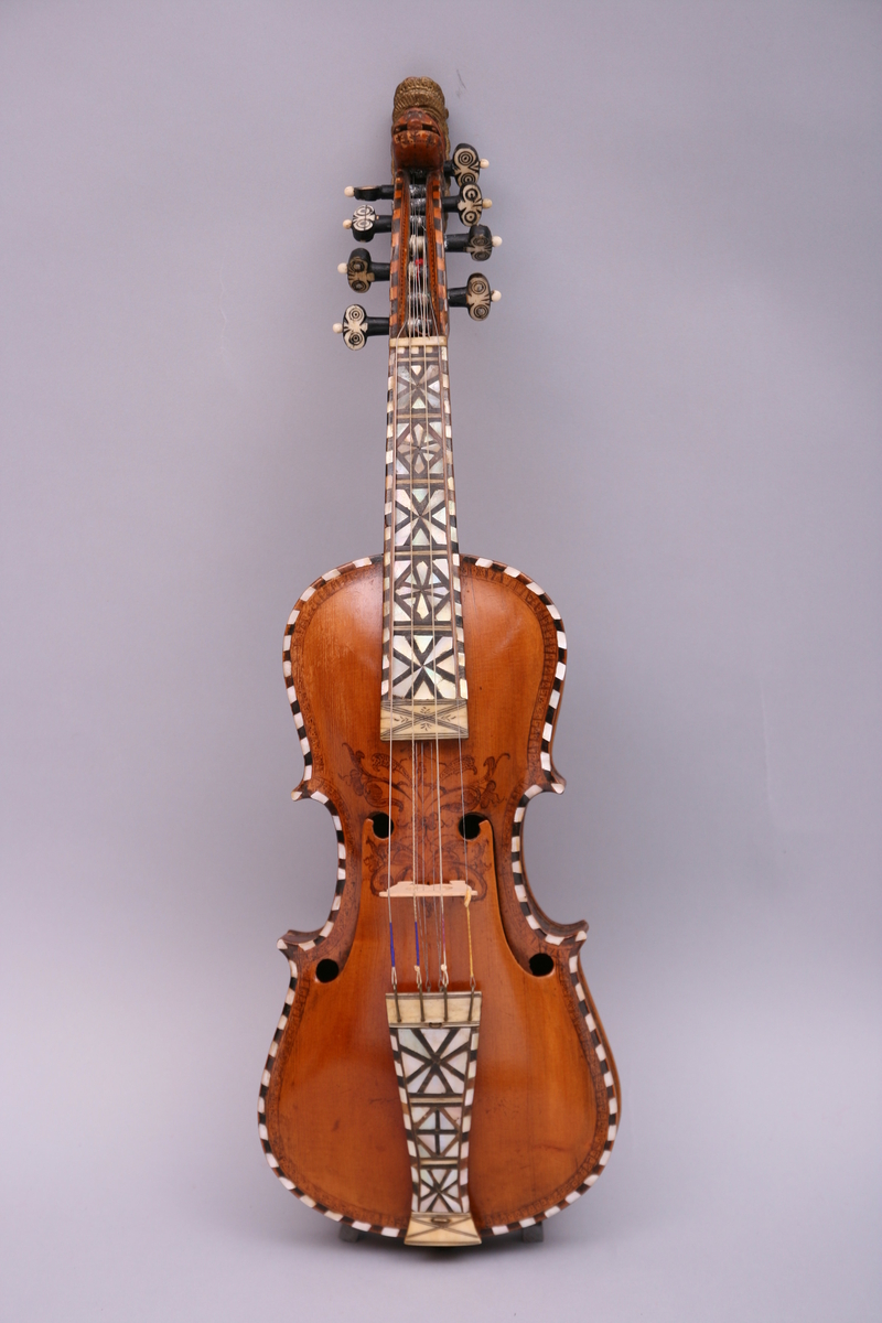 Hardingfele - Ringve Musikkmuseum / DigitaltMuseum