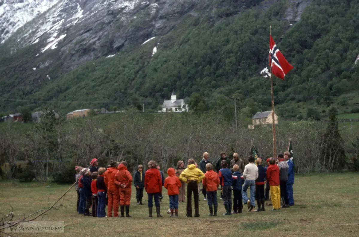 Moen (idrettsplassen), Eikesdalen. Speidarar frå Molde har samling. I ...