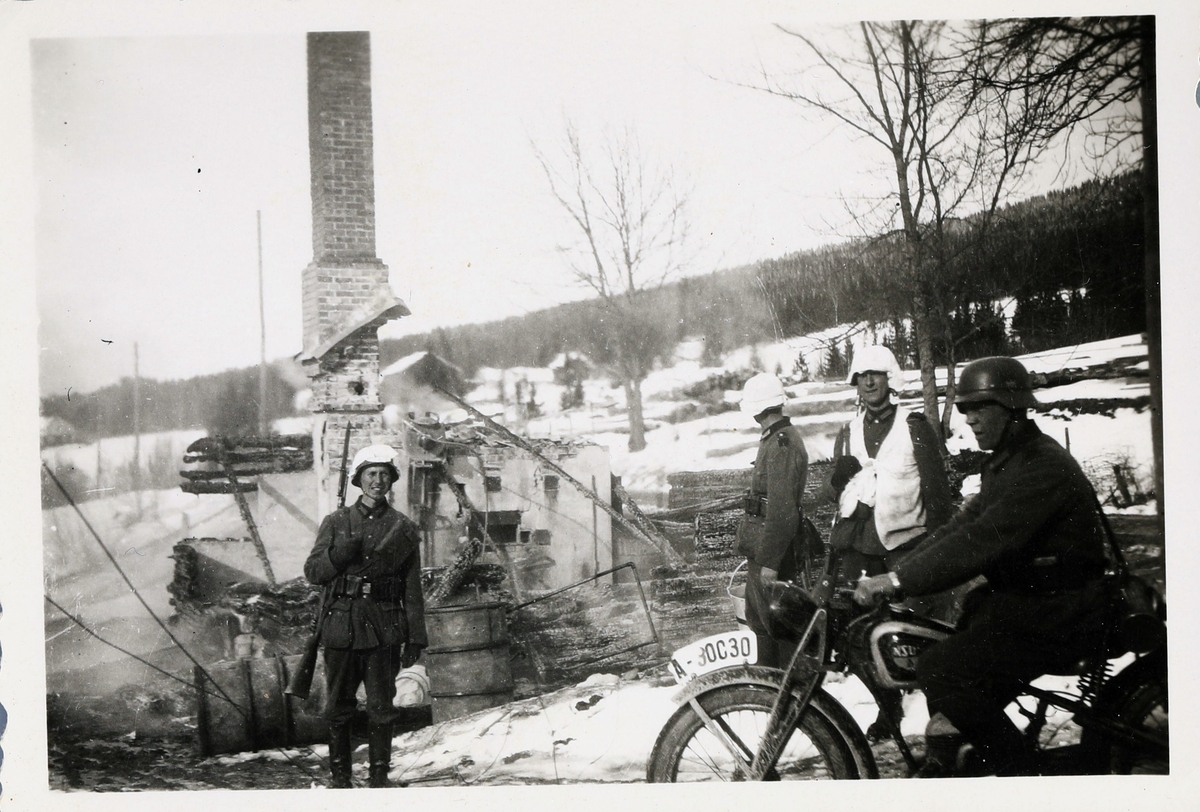 KRIGEN 1940/SØR-NORGE - Forsvarets museer / DigitaltMuseum