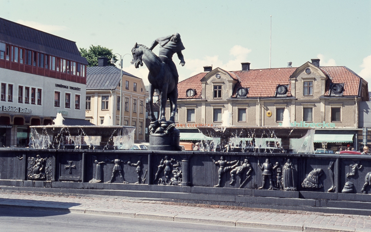 Folke Filbyterstatyn på Stora torget i Linköping - Linköpings ...