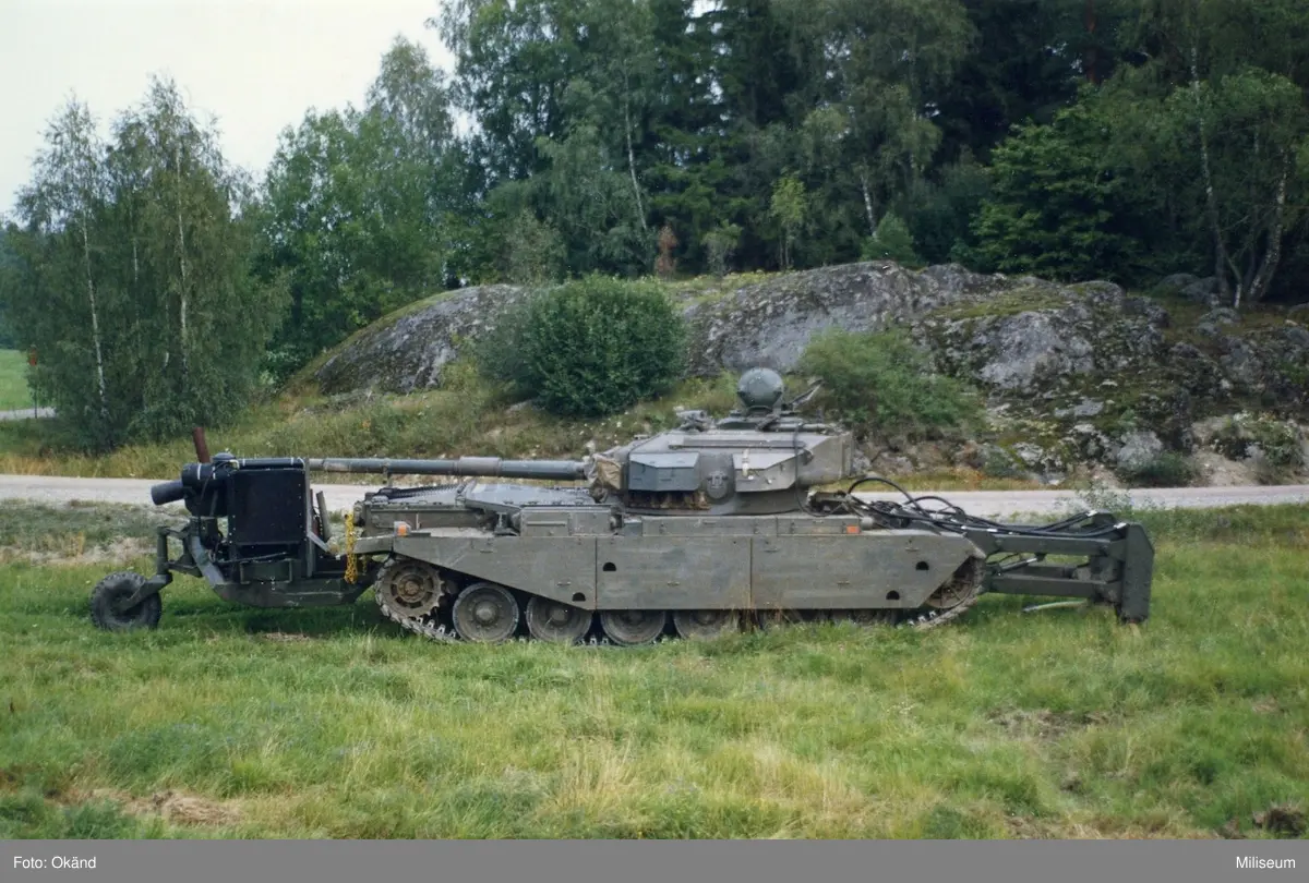 Utprovning av bland annat minvisp. Strv 104 centurion (stridsvagn 104 ...