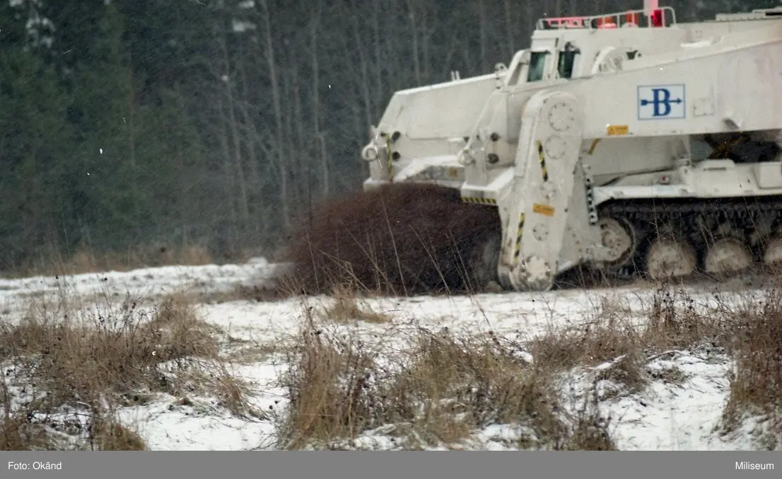 Minröjning. Föregångare/prototyp till Bofors MINE-GRUZZLER. Baserad på ...