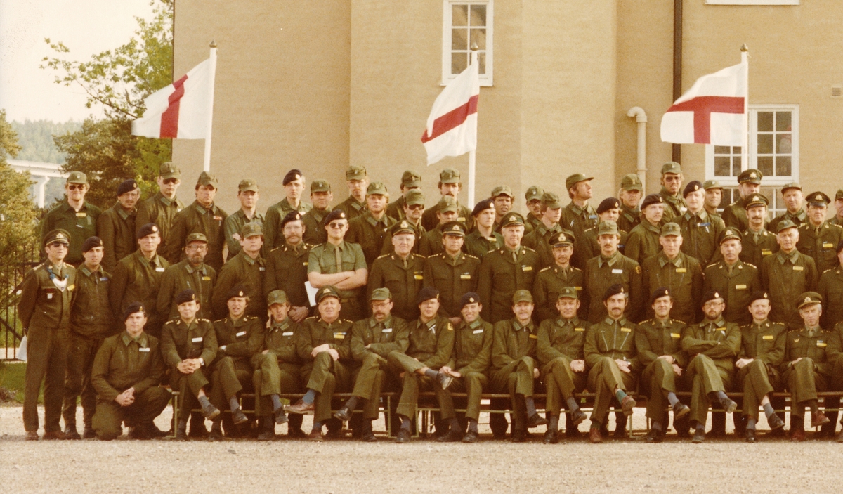 Södermanlands regemente. Befälskårerna 1983 - Arsenalen / DigitaltMuseum