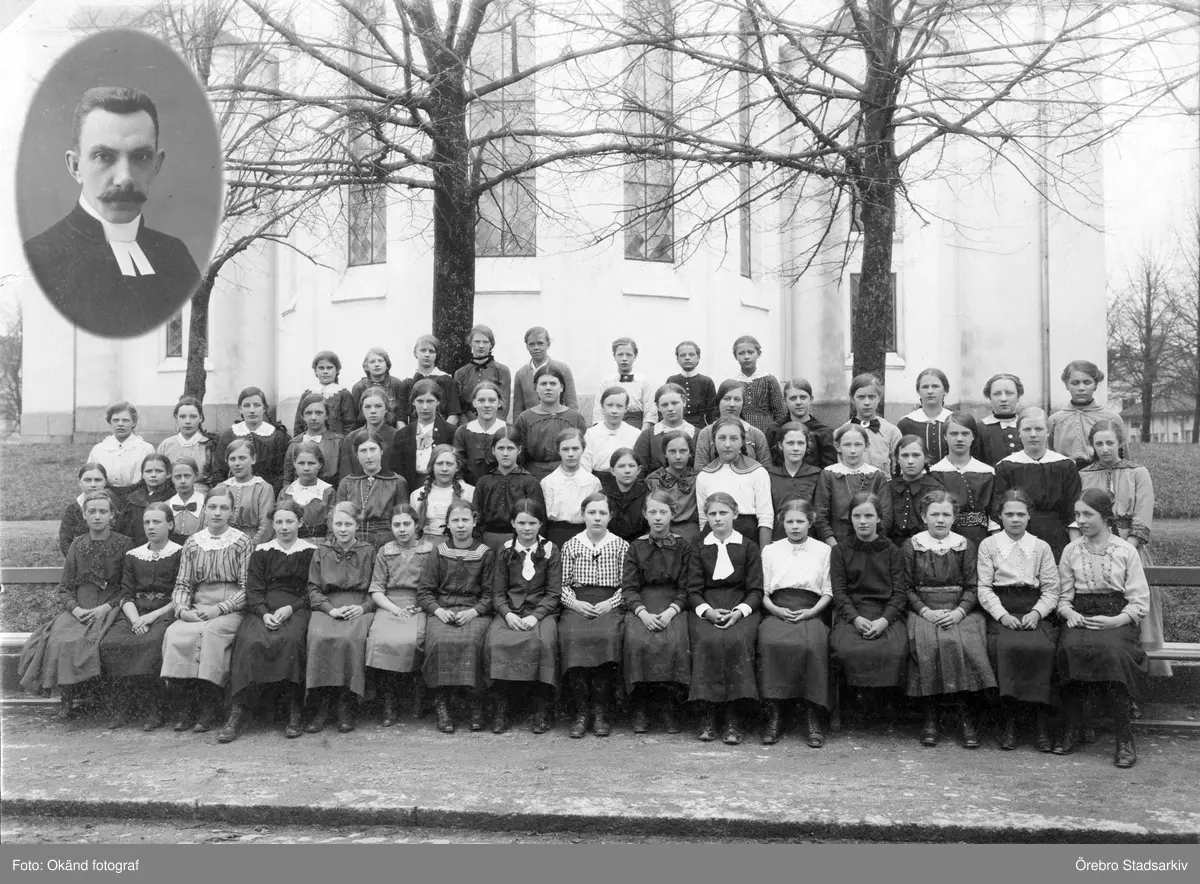 Konfirmationsgrupp i Nora, 1916 ca - Örebro Stadsarkiv / DigitaltMuseum