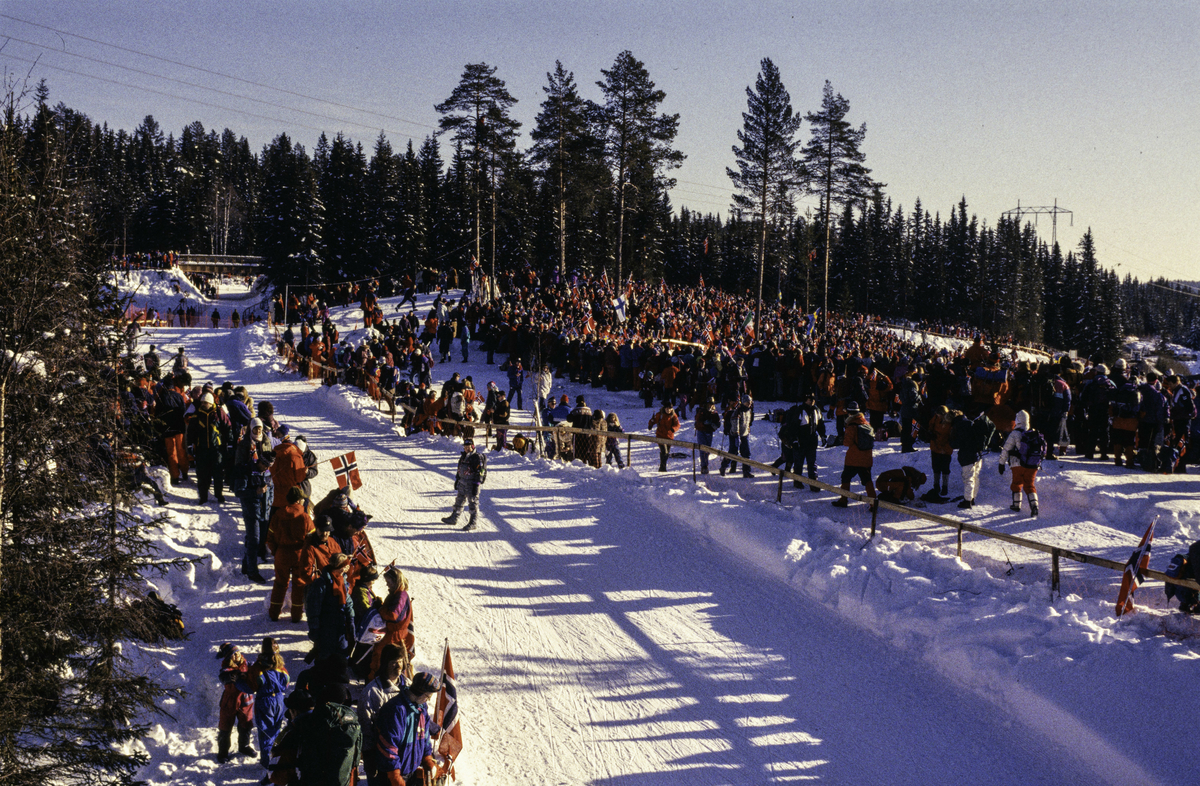 Lillehammer under OL 1994. Langrennspublikum i nærheten av ...