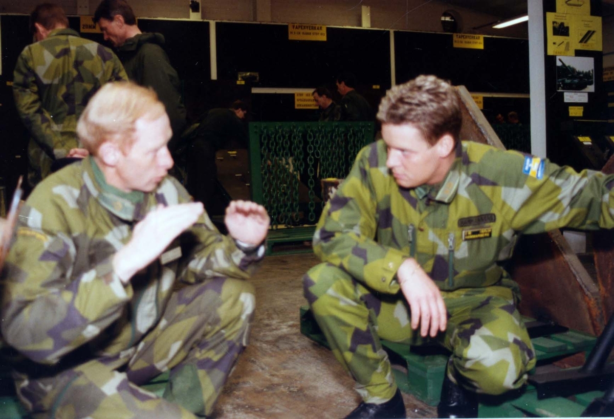 Vapenverkanutställning år 1992 - Garnisonsmuseet Skaraborg / DigitaltMuseum