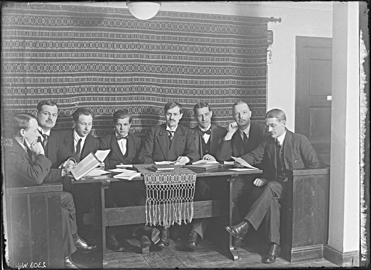 Studiecirkel på Arosgården - Västerås Stadsarkiv / DigitaltMuseum