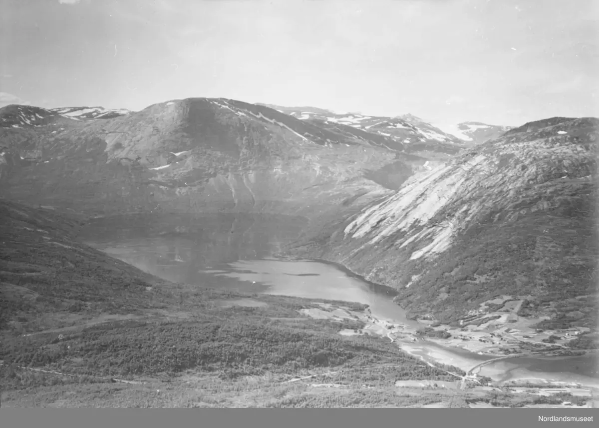 Flyfoto av Straumen i Sørfold, 1950. - Nordlandsmuseet / DigitaltMuseum