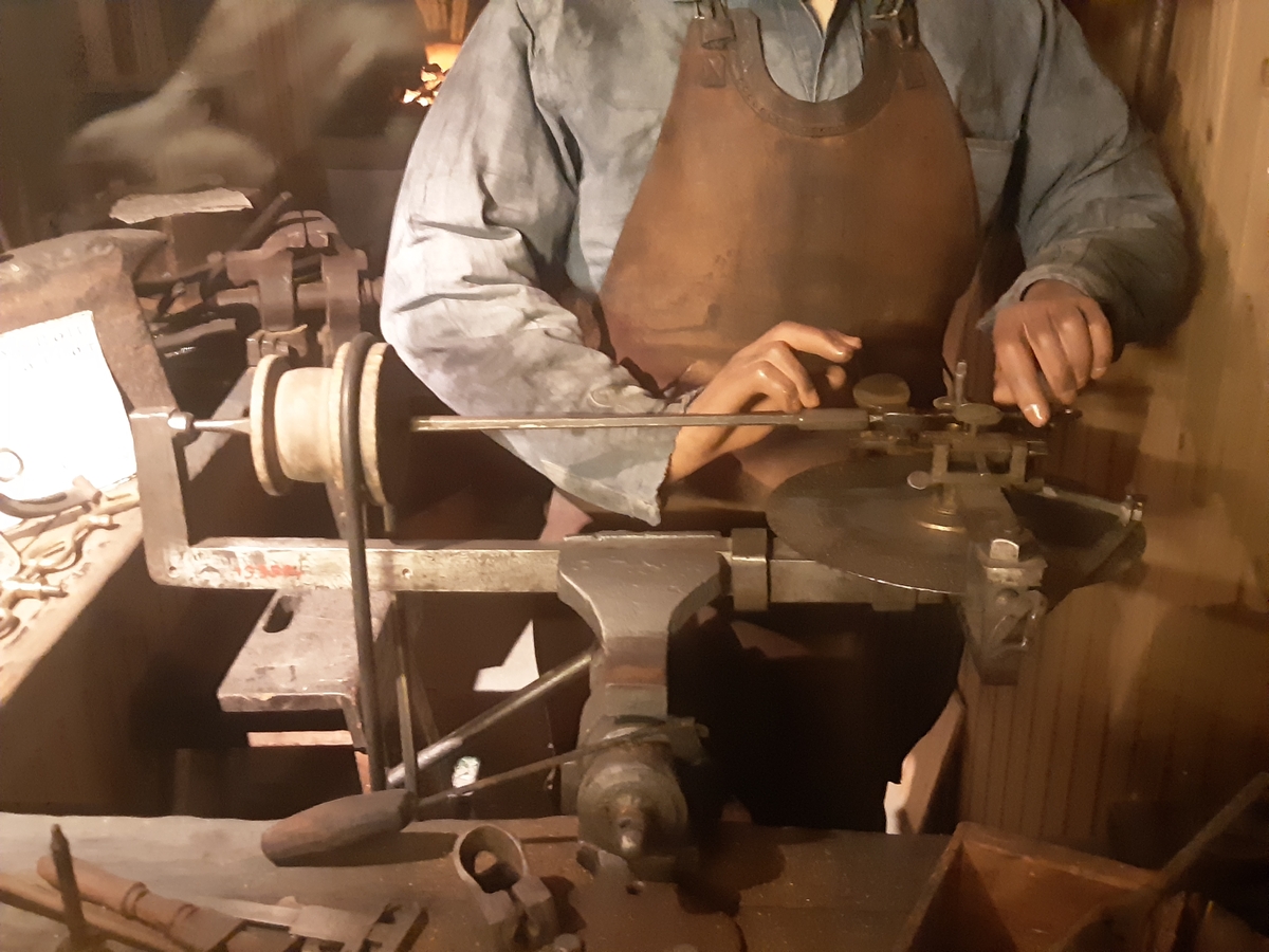 Kuggskärningsmaskin - Tekniska museet / DigitaltMuseum