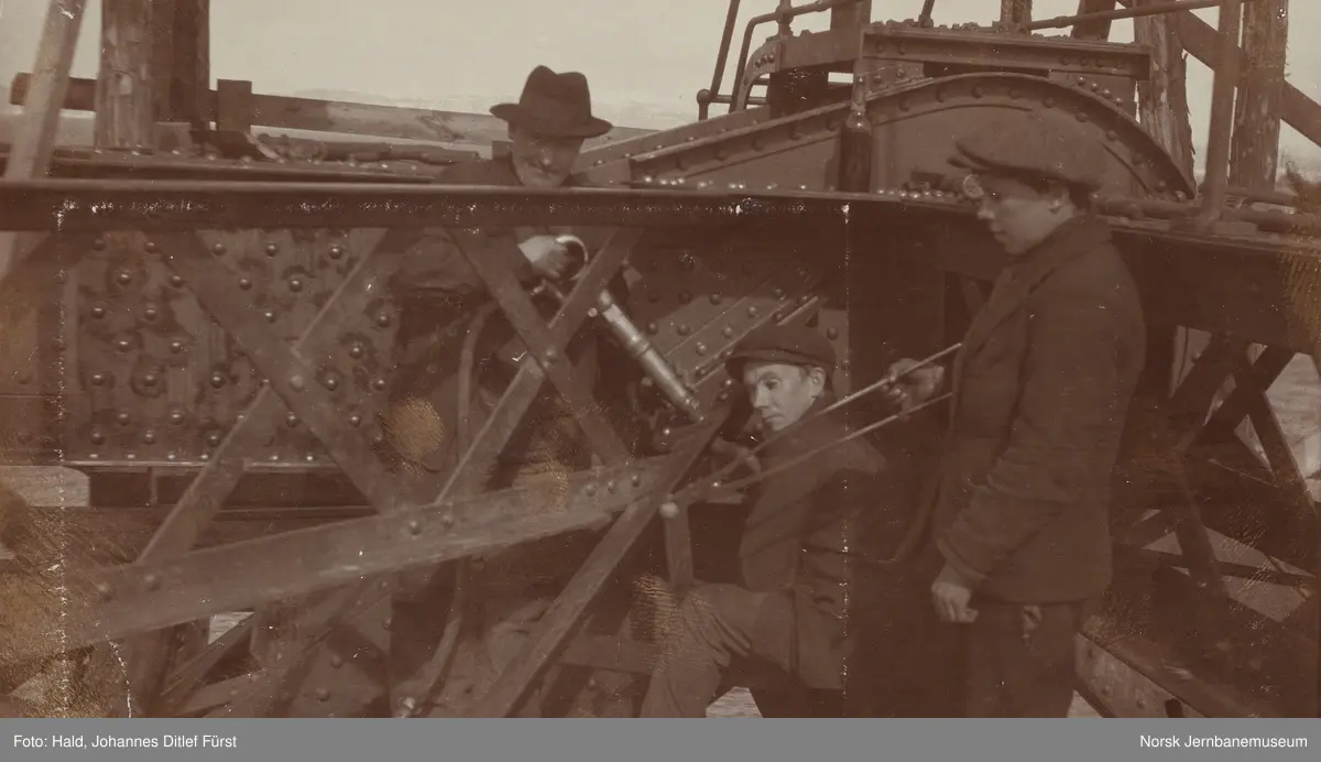 Skansen klaffebru ved Trondheim under bygging. - Norsk Jernbanemuseum ...