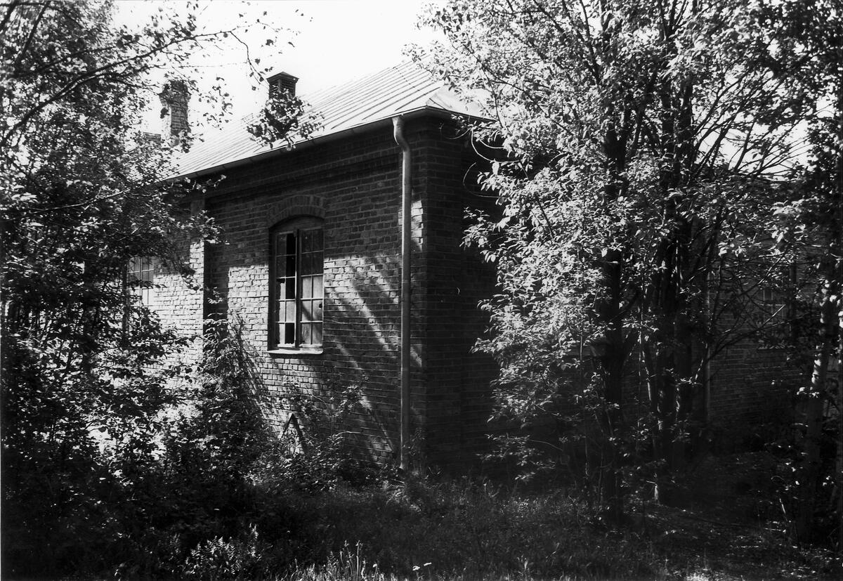 Riksyrkesskolan i Torpshammar. Äldre byggnad som skall rivas ...