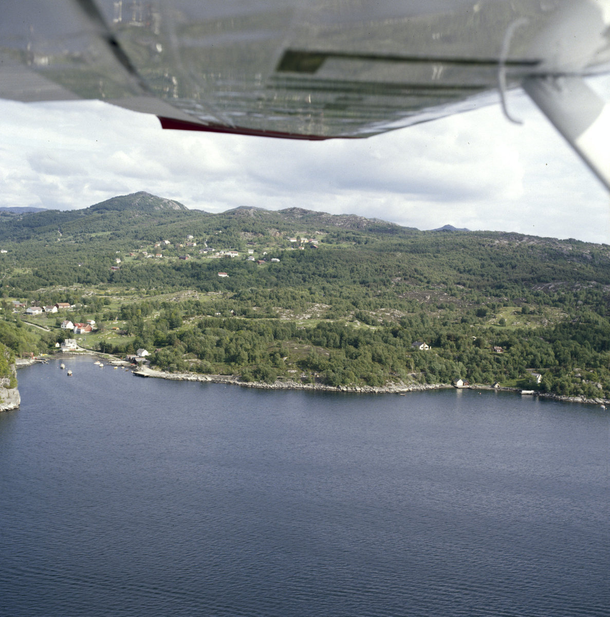 Buevika, strand kommune. - Arkeologisk museum, Universitetet i ...