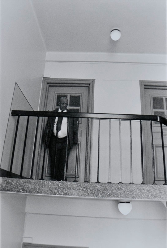 Old Man Going Up and Down a Staircase #29-33 [Fotografi] - Lillehammer ...