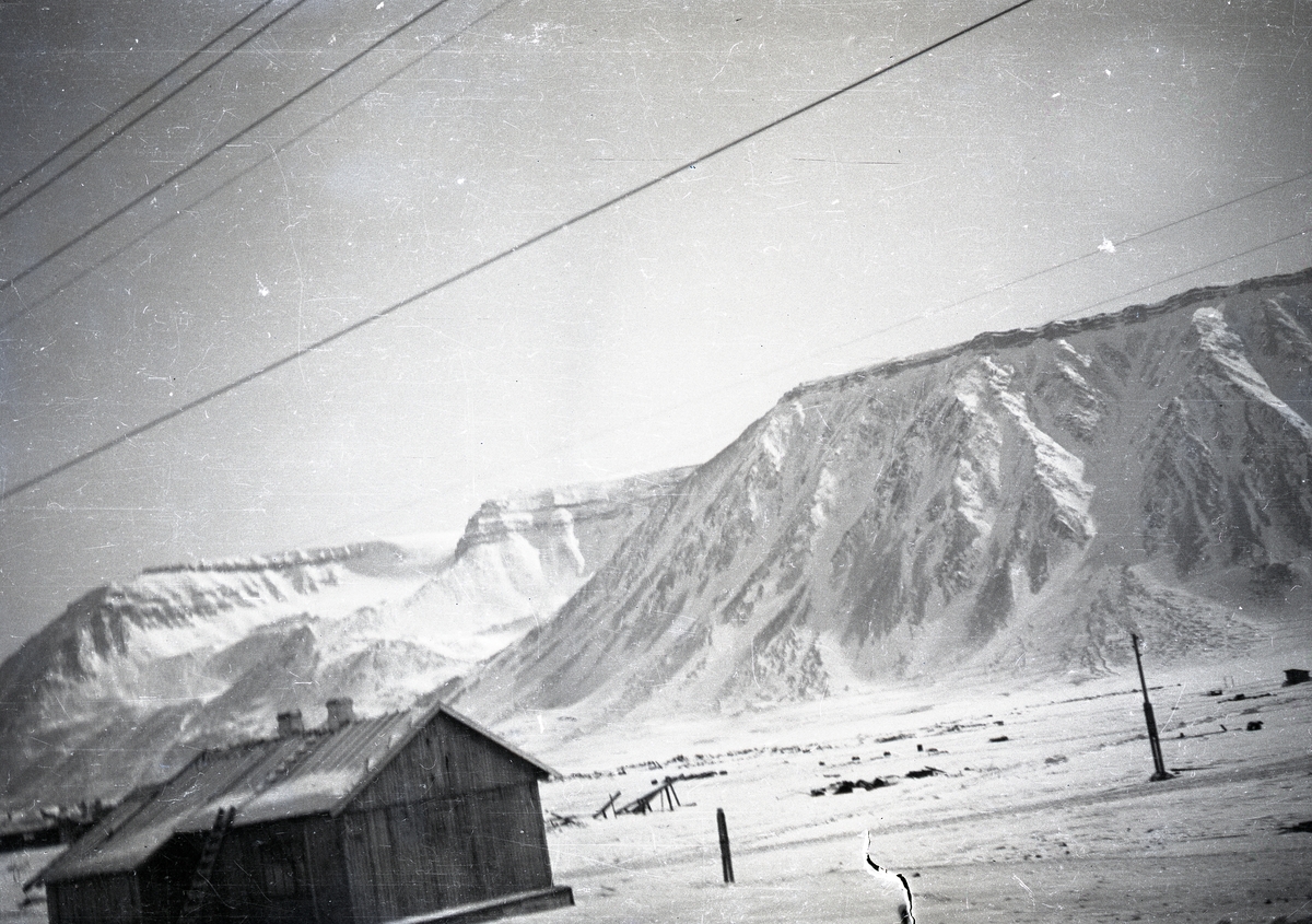 Bilde etter Abram I Gilbo, som var i Pyramiden i 1946-1948(oppbygging ...