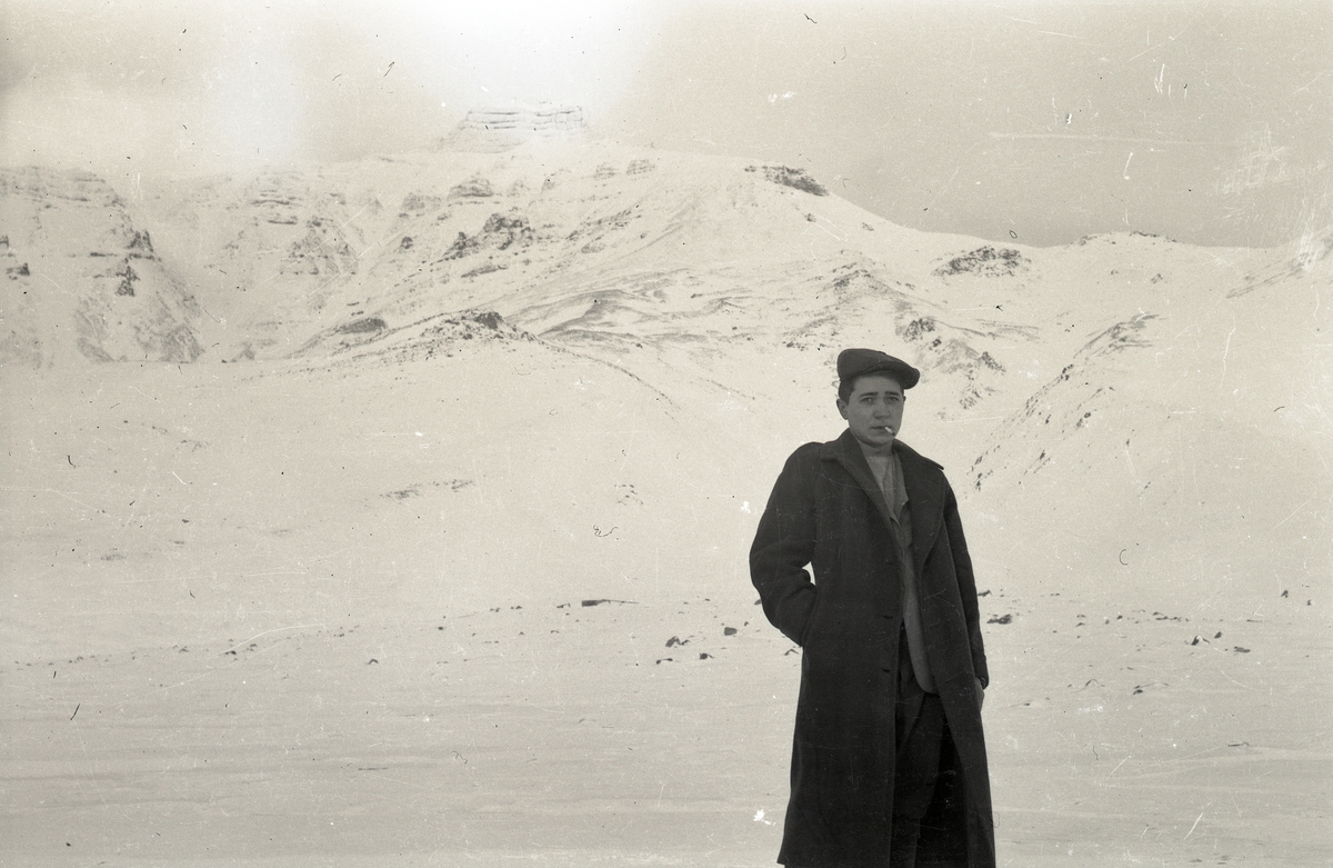 Bilde etter Abram I Gilbo, som var i Pyramiden i 1946-1948(oppbygging ...