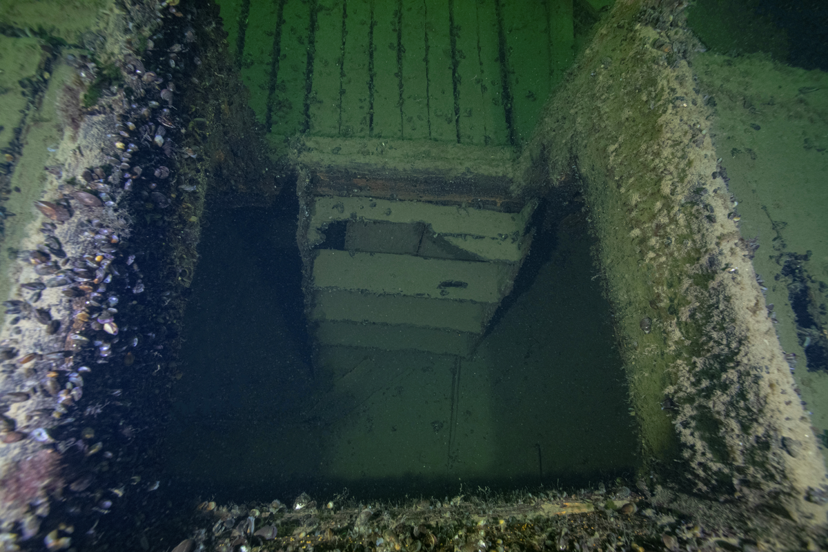 Prosper. Trappan, lejdare, nedgångskapp akterifrån. - Vrak – Museum of ...