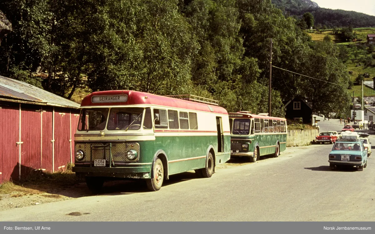 Rutebiler tilhørende Storfjord Rutebilar i Geiranger - Norsk ...