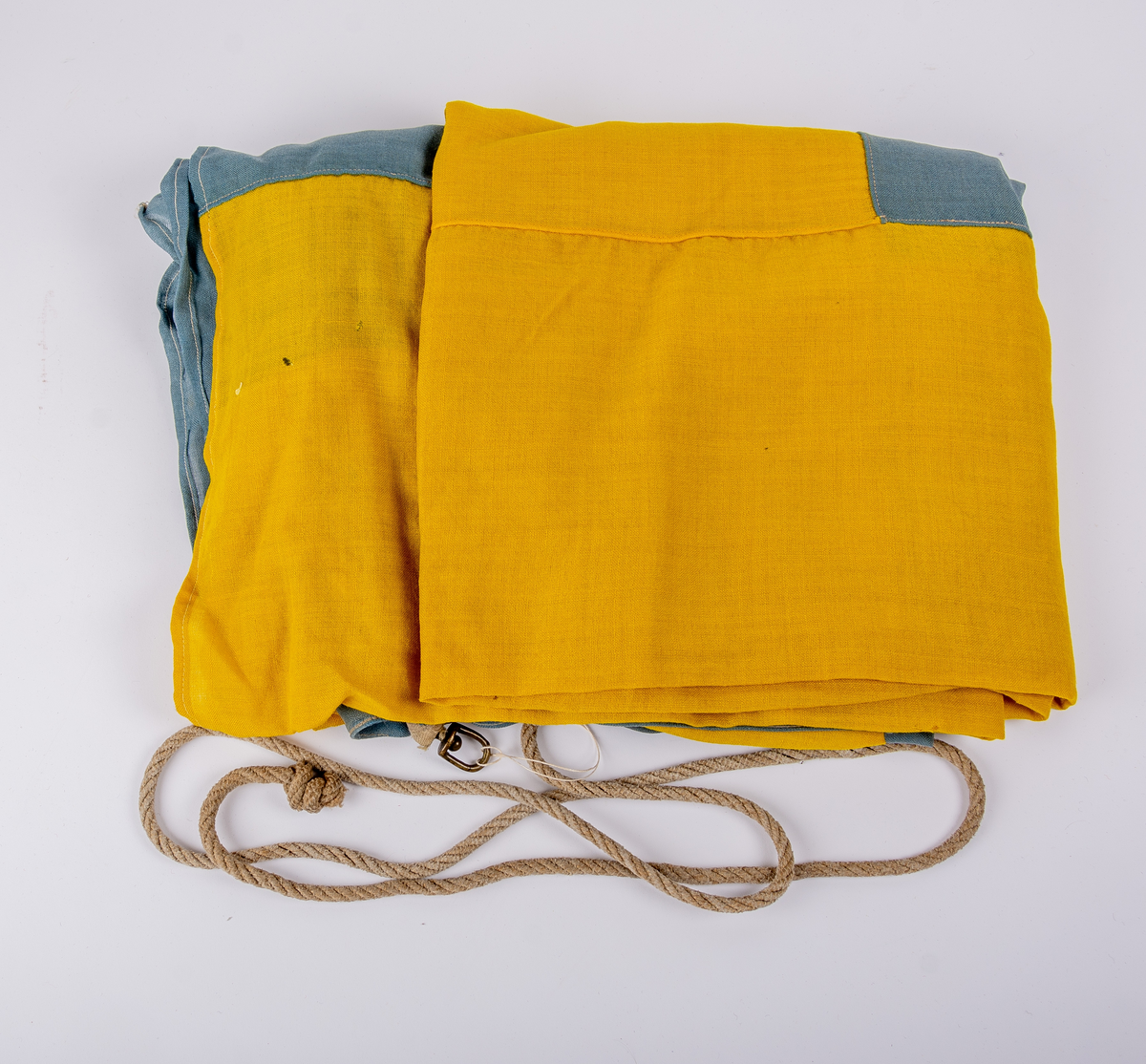Flagga - Hallands kulturhistoriska museum / DigitaltMuseum