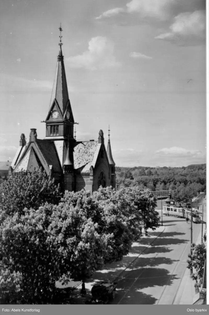 Oslo. Sagene Kirke og Arendalsgaten. - Oslo byarkiv / DigitaltMuseum