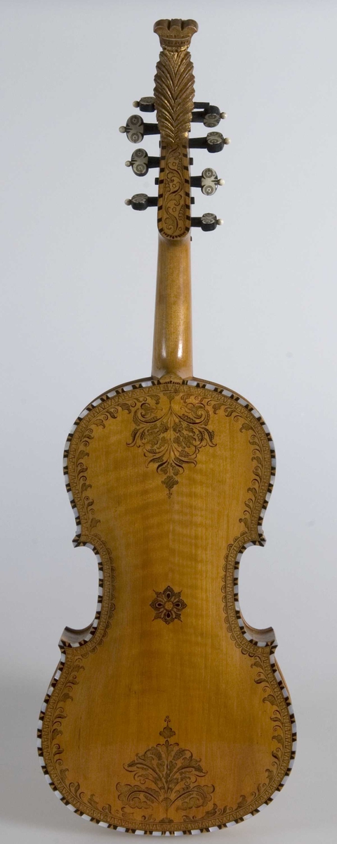 Hardingfele - Norsk Folkemuseum / DigitaltMuseum