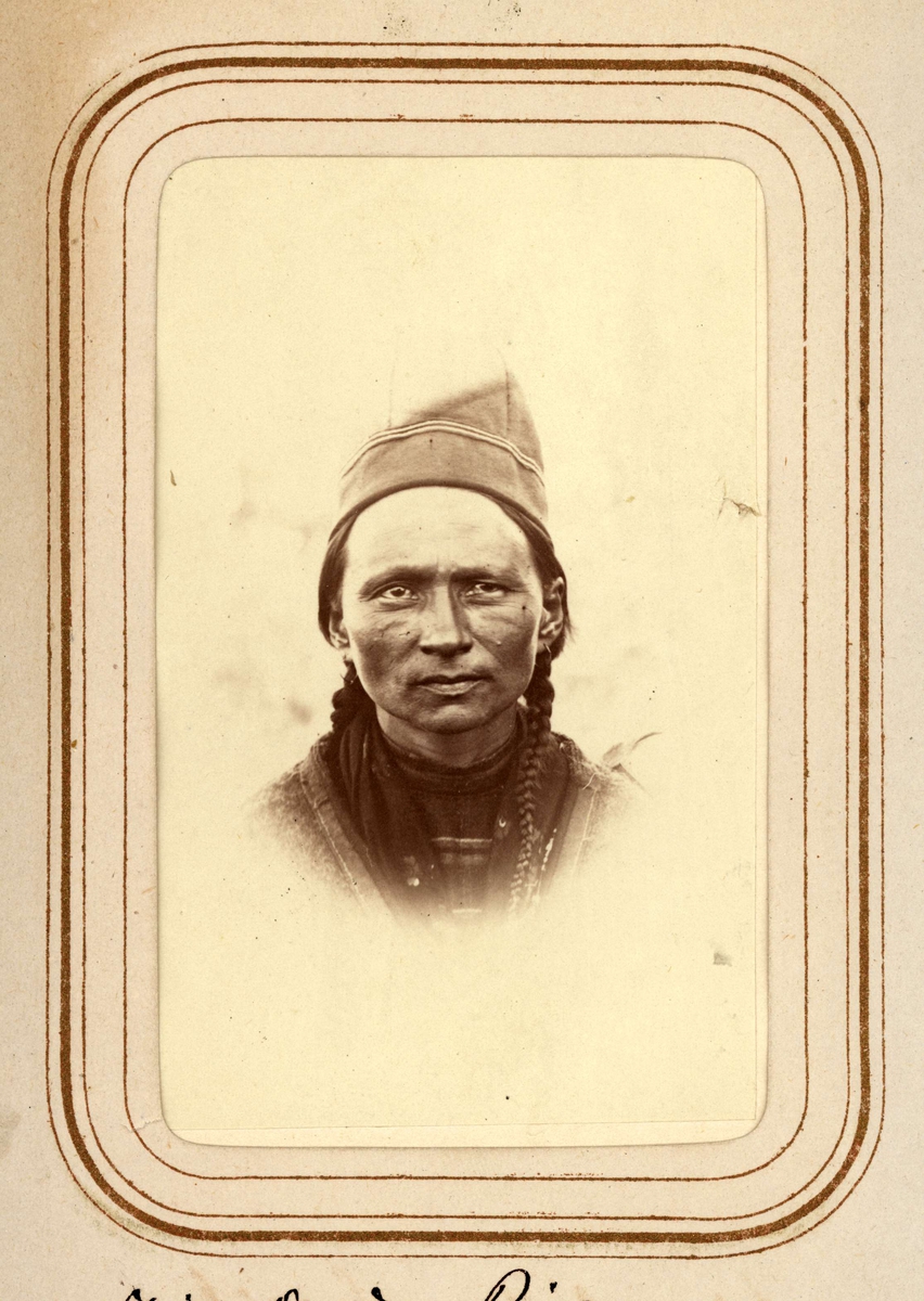 Porträtt av Stina Larsdotter Rim, 30 år, Sjokksjokk. Ur Lotten von ...