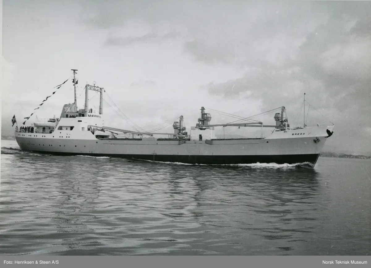 Eksteriør, lasteskipet M/S Breda, B/N 513 (Tangens B/N T3) i ...