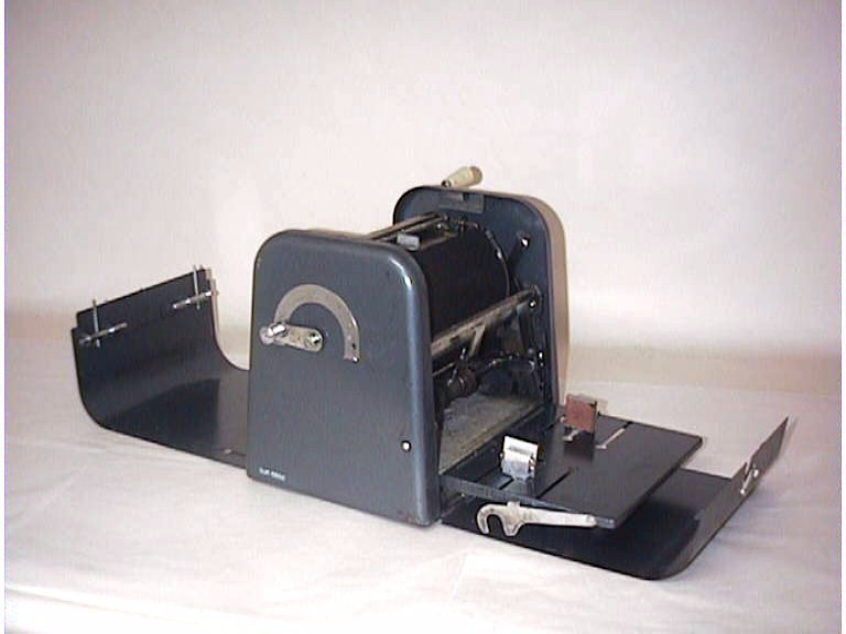 Stensilmaskin - Sunnfjord Museum / DigitaltMuseum