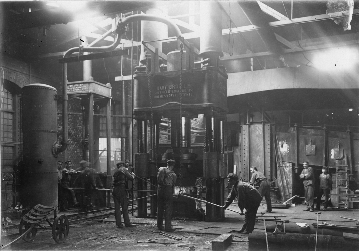 Ångsmedjan vid Fagersta Bruk, 1916. 1000 tons smides, ångdrift. Nya ...